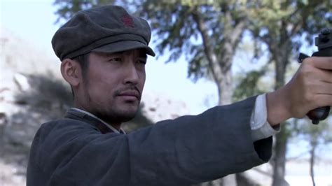 出关：团长被骗上山，奸细想趁机杀人灭口，哪料团长早留了一手 腾讯新闻