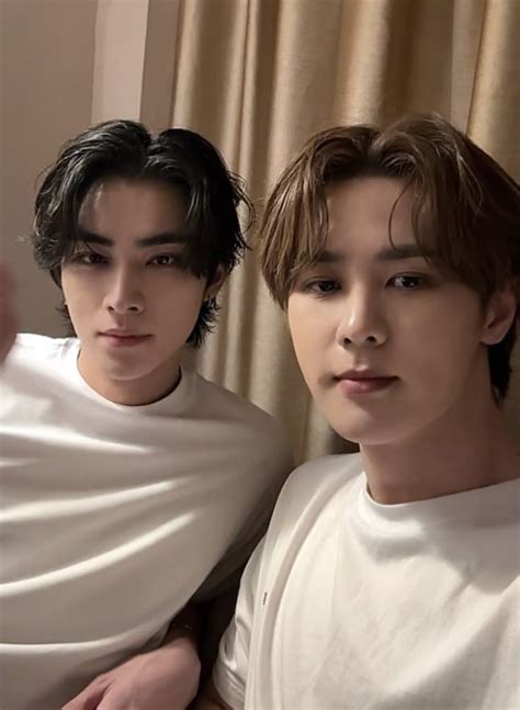 Xiaokun Estetika Gelap Jaehyun Bahasa Korea