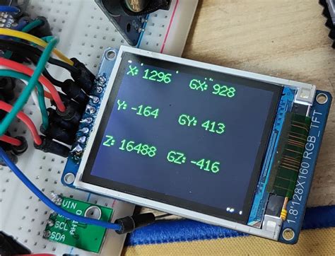 My Small Tft Monitor Is Disturbed By The Loose Type C Cable Causing Snowflakes That Cannot Be