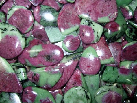 Ruby Zosite At Best Price In Jaipur Id 2009314 Gem Beads And Briolets