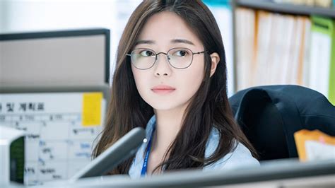 상위 0 1 의 외모를 가진 보좌관들이 정치인들의 더러운 욕망을 이루어주기 위해 저지른 충격적인 일ㄷㄷ Youtube