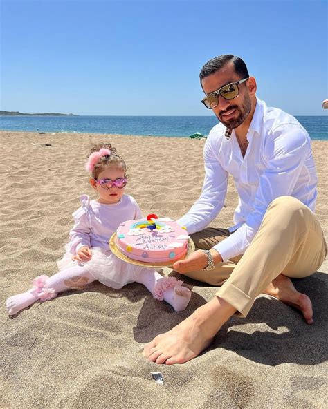 تصاویر بیوگرافی و عکس های شخصی احسان حاج صفی؛ از فوتبال تا ازدواج