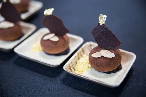 How Green Sapling Manufactures Biodegradable Plates An Insight