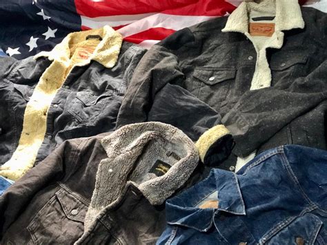 เสื้อยีนส์ราคาส่งปลีก แจ็คเก็ตวินเทจราคาถูก Jacket Vintage 👍 เปิดประมูล 100 บาท บิด 20 บาท