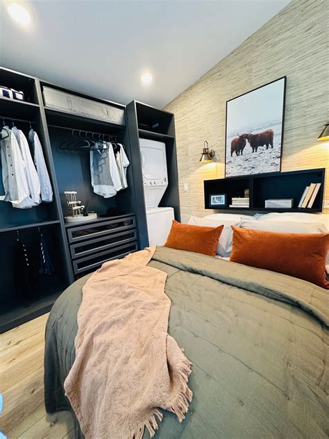 Tiny House W Chefs Kitchen And Downstairs Bedroom