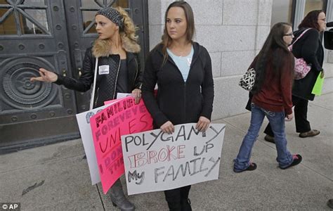 Polygamous Families Protest Bigamy Law At Utah Capitol Daily Mail Online