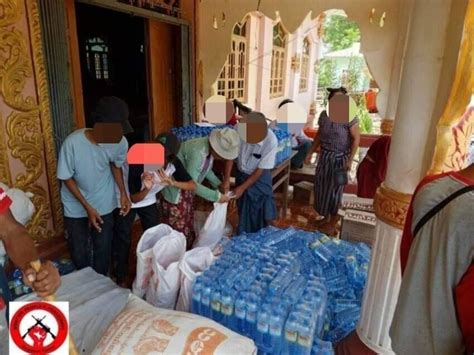 ယင်းမာပင်မြို့နယ်ရှိ ရေဘေးသင့်ပြည်သူများကို စားသောက်ကုန် ပစ္စည်းများ လှူဒါန်း Khit Thit Media