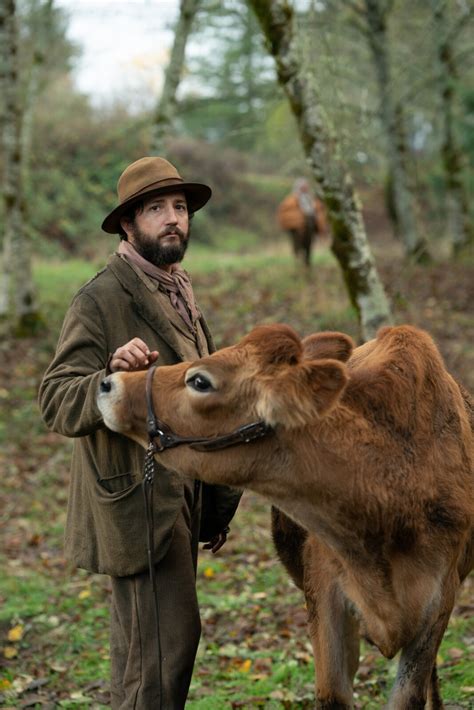 ケリー・ライカート監督『ファースト・カウ』12月22日公開決定！ Fans Voice ファンズボイス