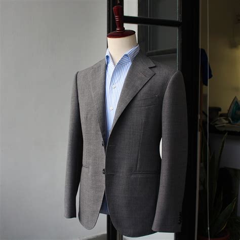 Seamless Bespoke Suits Signature Look