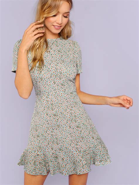 SHEIN Ditsy Floral Flounce Hem Dress | Jurken, Jurk met sneakers, Outfits