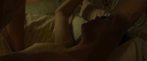 Naked Emma Lung In Crave