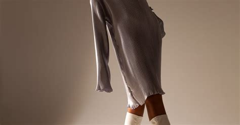 실내 꾸뛰르 높은 부츠 디자이너 복장 디자인 럭셔리 런웨이 모델 보그 사진 촬영 선글라스 수직 쐈어 스타일 스타일 아이콘 스타일리시한 스튜디오