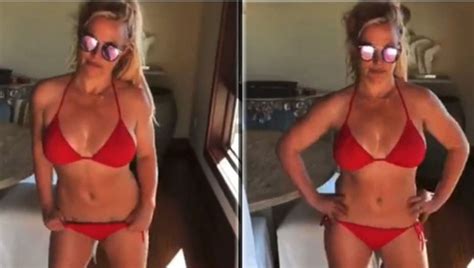 Britney Spears Tells Paparazzi To FUCK OFF While Holidaying In Maui
