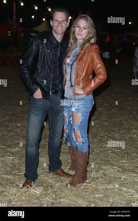 Photo By Jmastar Maxipx101714nick Liam Heaney And Kayla Tabish At The Pumpkin Patch In Los