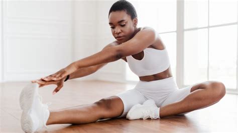 The Best Hamstring Stretches To Add To Your Routine BarBend