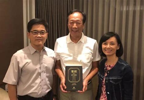 郭台铭弃选前后发生了什么？前台东县长还原经过手机新浪网