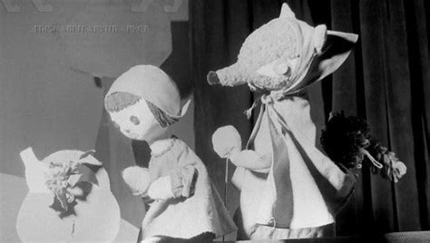 ЧЕРВЕНАТА ШАПЧИЦА по Шарл Перо