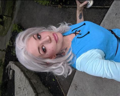 100 Hand Tied Wavy 14 Inches Grey Human Hair Wigs For Sale