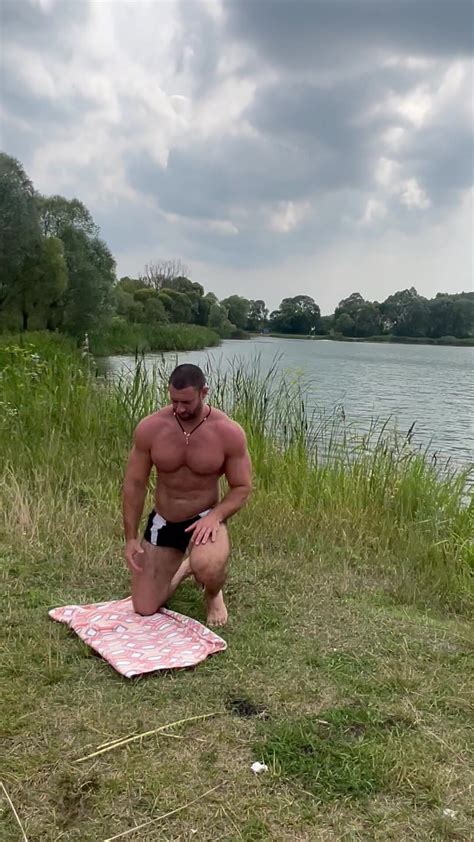 Russian Hunk Muscle