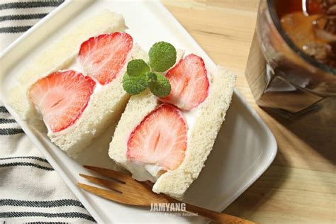 딸기 생크림 샌드위치 만들기