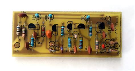 Hf And Vhf Antenna Amplifier Without Coils · One Transistor