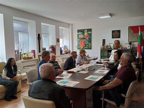 Политическите партии и коалиции не се разбраха за съставите на СИК в община Мездра снимки