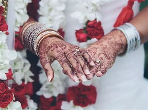 Tamil Brahmin Woman Marries Bangladeshi Girl In Traditional Hindu Marriage