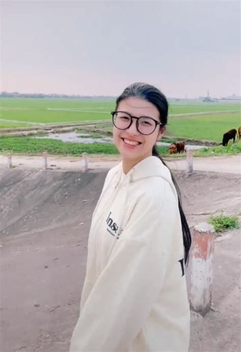 C B N Hot Tiktoker C M I C B M Sinh G Y S T V I Ngo I H Nh Xinh X N C Ng N Ng L Ng T Ch C C