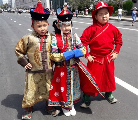 Сайхан наадаарай бүүвэй