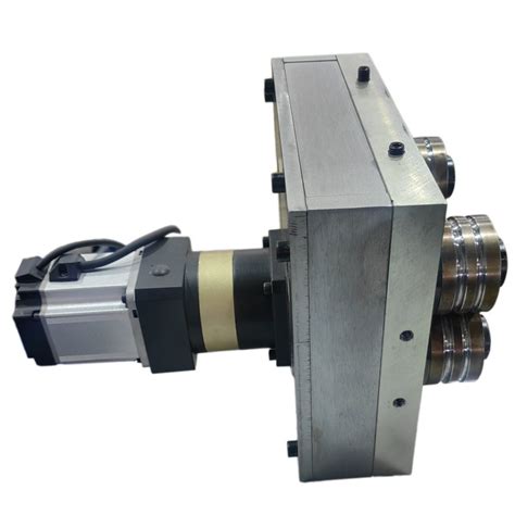 Roller Wire Feeder With Reducer Servo Driver Traction Straightening Roller Wire Feeder With Reducer Servo Driver Traction Straightening