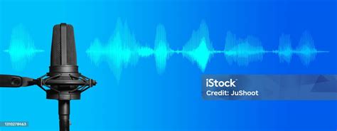 오디오 파형 및 복사 공간이있는 팟 캐스트 마이크 라디오 배너 방송 팟캐스팅에 대한 스톡 사진 및 기타 이미지 팟캐스팅