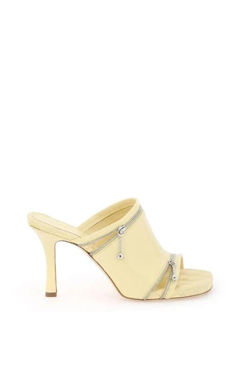 버버리 여성 뮬 Glossy Leather Peep Mules Nb02 Burberry
