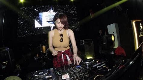 DJ Cewek Cakep Nan Seksi 18 KASKUS