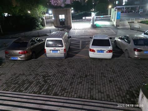 巴南区界石镇严抓违停车辆创建文明城市是如何执法？占用消防通道 重庆网络问政平台