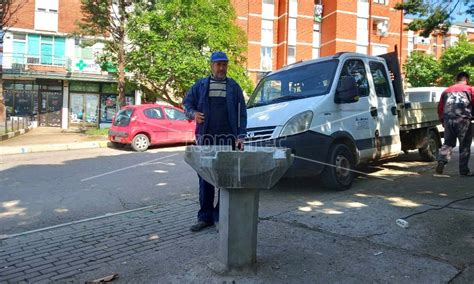 ПОСТАВЕНИ И ПАРТЕРНО УРЕДЕНИ НОВИ ЧЕШМИ ЗА ПИЕЊЕ ВОДА Комарец