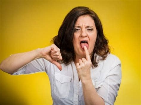 Эксперты рассказали, как избавиться от горечи во рту: читать на Golos.ua