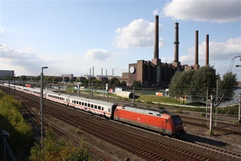 101 045 Mit Ic 145 In Wolfsburg Hbf Bahnbilder De