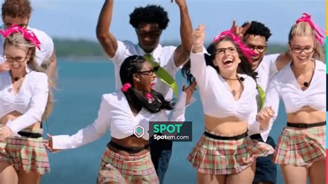 Handm Gath­ered Crop Shirt Worn By Vickala Kay Kay Gray As Seen In Love Island S05e03 Spotern