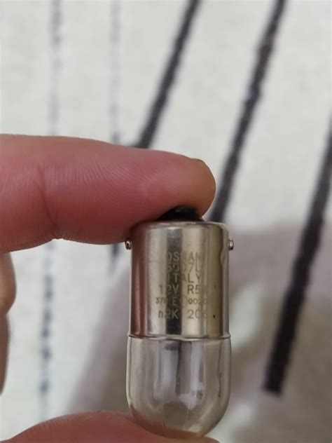 Замена лампочки габарита в крышке багажника — Volkswagen Jetta Vi 1 6 л 2013 года своими