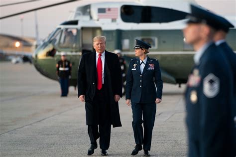 Трамп вказівкою зупинив військову допомогу Україні за півтори години після розмови з Зеленським