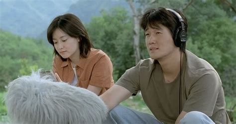 보통사람 그림 글 망설여지는 모든 순간에는 네가 있어 미성숙의 완전체인 사탑이 주인을 잃었다고 불빛 잃은 등대가 됐다 나는 어디까지 망설이며 고인 눈물을 기도로 삼켜