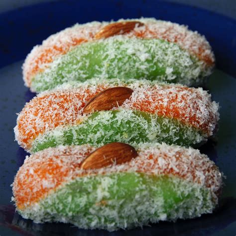 Cham Cham Meethi Kahani