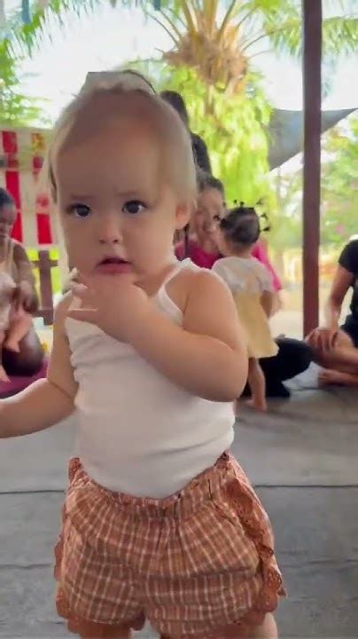 Kamari Sekolah Lagi Dengan Gaya Andalan Nungging Nungging Youtube