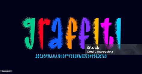 도시 거리 예술 스타일의 스프레이 낙서 글꼴 알파벳 현실적인 스타일의 밝은 스프레이 그런 지 문자와 숫자 벡터 일러스트레이션 10eps 컴퓨터 글자에 대한 스톡 벡터 아트