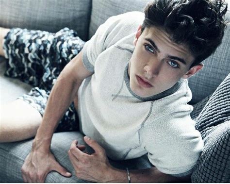 Pin Oleh Male Model 👑 Plus Di Male Model Teen Foto Keluarga Wattpad