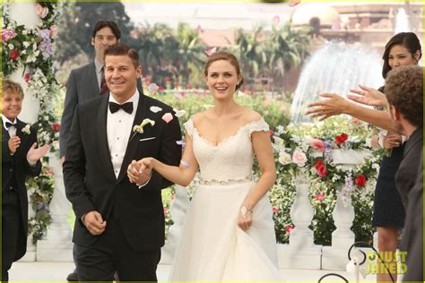 Bones Wedding Booth And Bones Get Married See Wedding Pics Photo