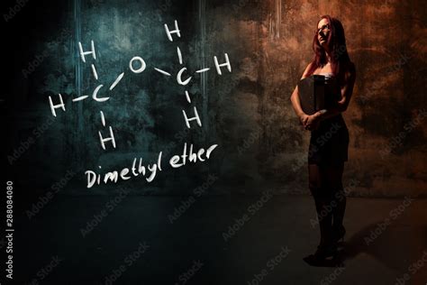 Foto De Sexy Girl Or Secretary Or Female Student Presenting Handdrawn