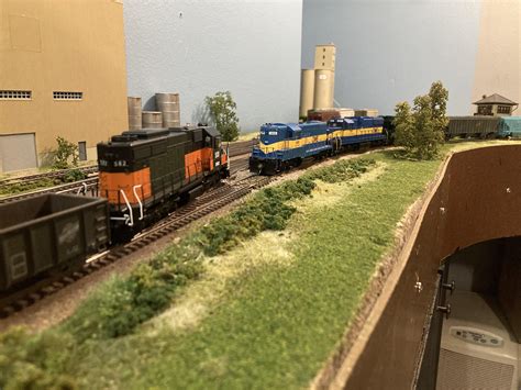 Dmande Gp9 And Sd10 Meet A Soo Line Sdl39 At The Junction Where A Branch