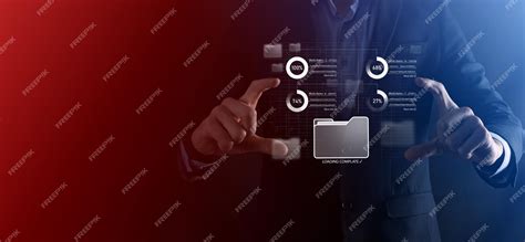 비즈니스 개발자는 혁신을 보여주는 가상 현대 컴퓨터에서 보드 프레임워크를 사용하여 민첩한 소프트웨어 개발 린 프로젝트 관리 도구