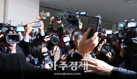 포토 안희정 기자회견 취소 현장 기자들 충남까지 내려왔는데 이거라도··· 아주경제